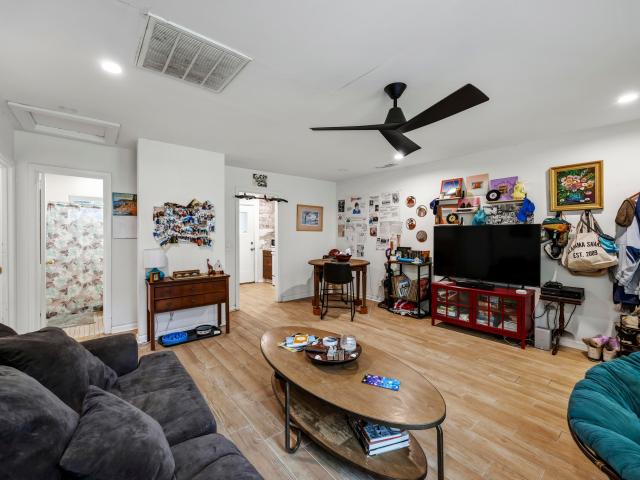 4630 Oakwood Avenue A&B