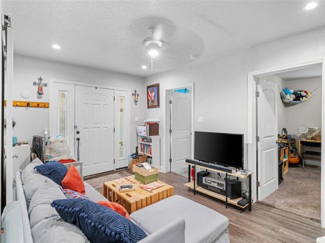 4630 Woodside Street 1
