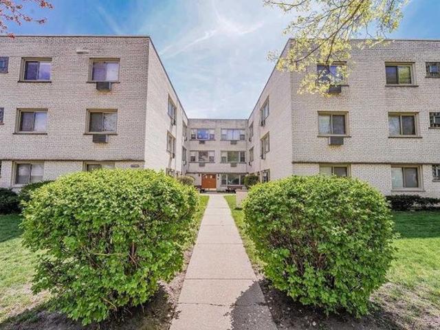 4630 4 Davis St, Skokie, IL 60076