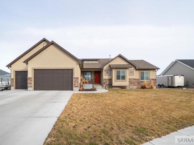 4631 Mountain Bend Dr, Ammon, ID 83406
