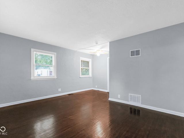 4631 E 35th