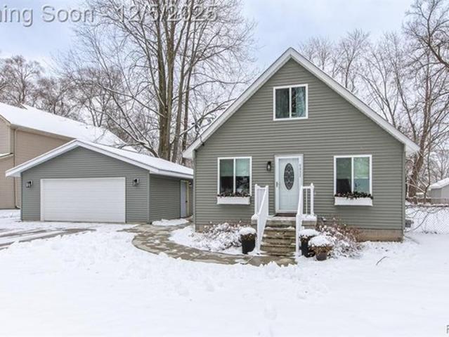4632 2nd St, Independence, MI 48346