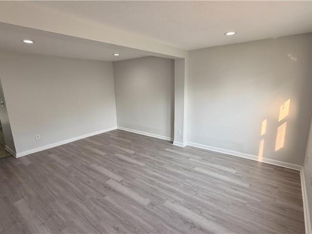 4633 Glanmire DR