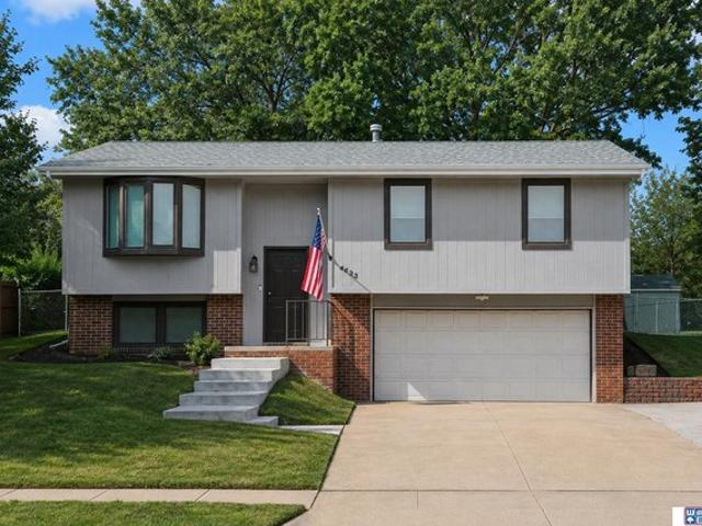 4633 Hallcliffe Rd, Lincoln, NE 68516