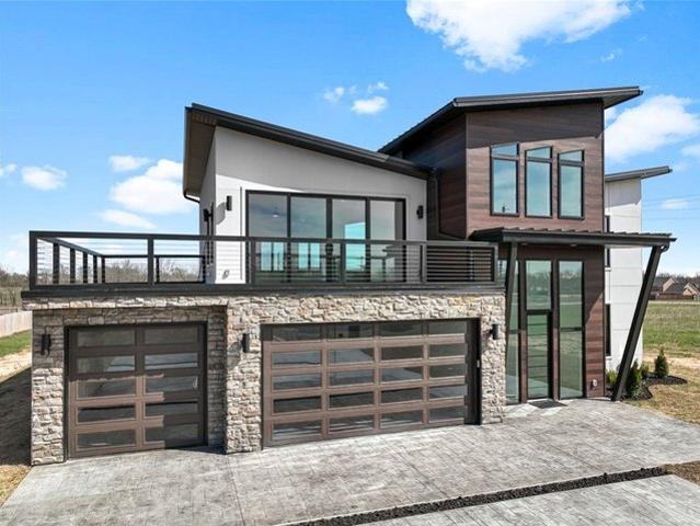 4633 Robins Rd, Springdale, AR 72762