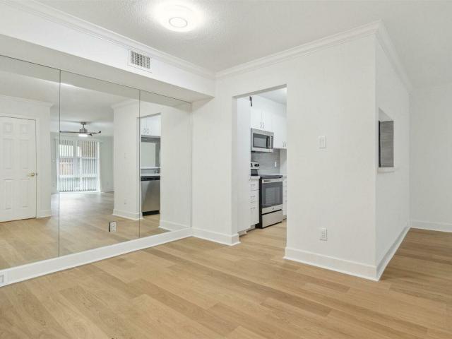 4633 Wild Indigo Street #523, Houston, US, TX