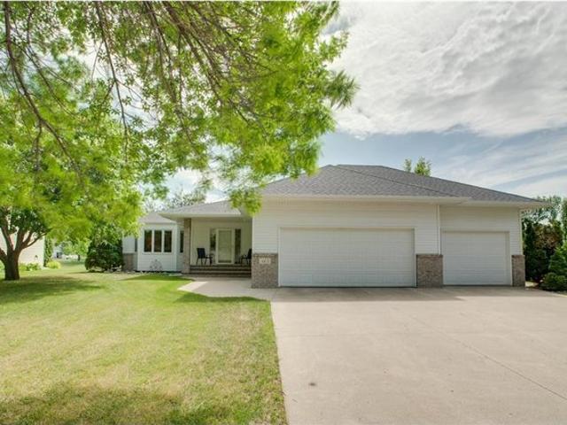 463 42nd Ave S, Moorhead, MN 56560