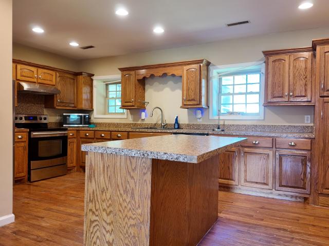 463 Old Moncks Corner