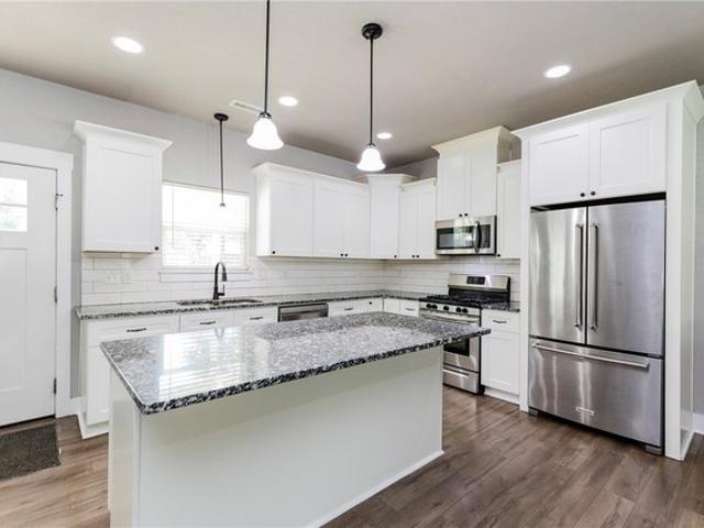 463 N Davis St, Pea Ridge, AR 72751