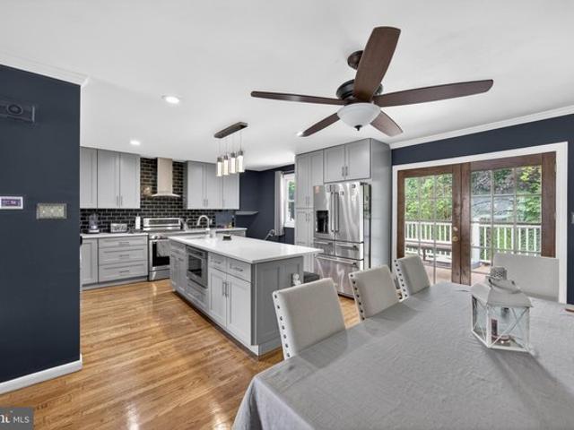 463 Pinewood Rd, Philadelphia, PA 19116