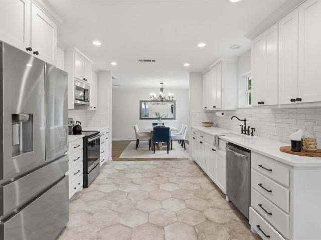 4644 Selkirk Drive