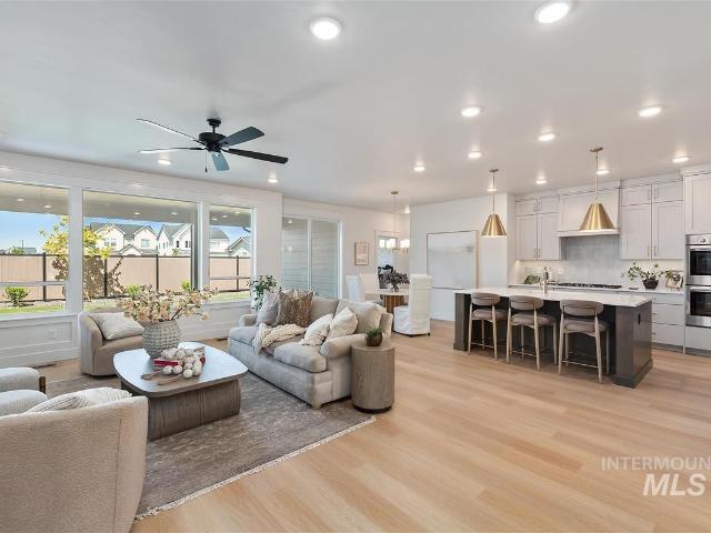 4645 N Alameda Creek Ave