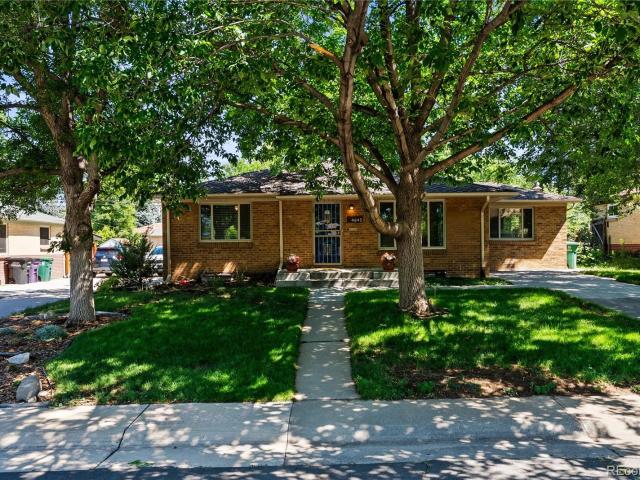 4645 E Colorado Avenue