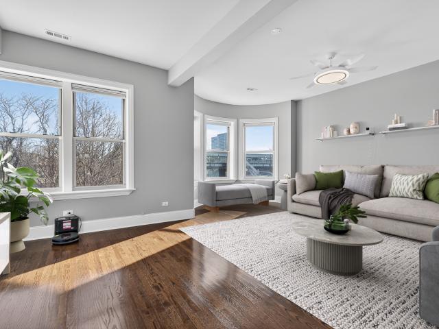 4646 s prairie avenue # 2s