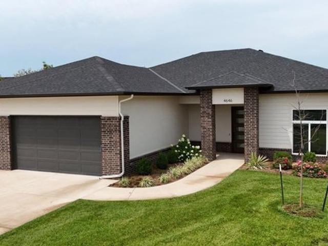 4646 W Emerald Bay Ct, Wichita, KS 67205