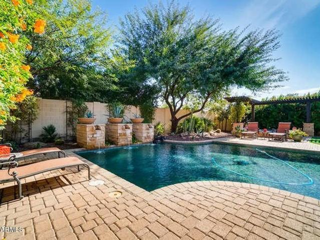 4647 N Aldea Rd E, Litchfield Park, AZ 85340