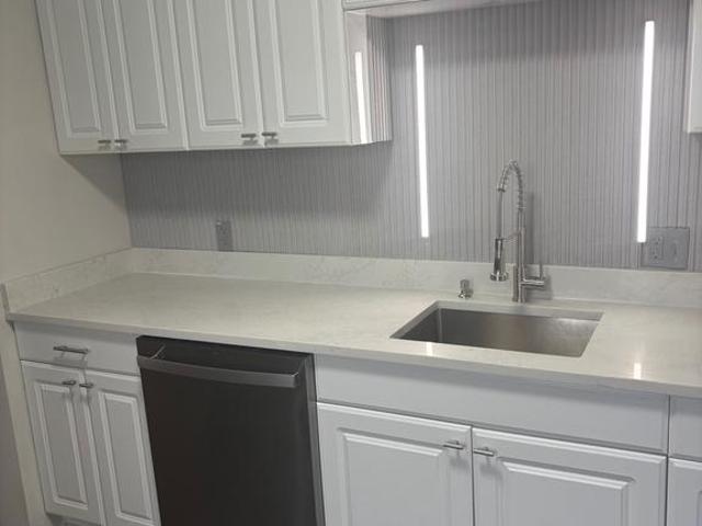 4647 Roosevelt Avenue
