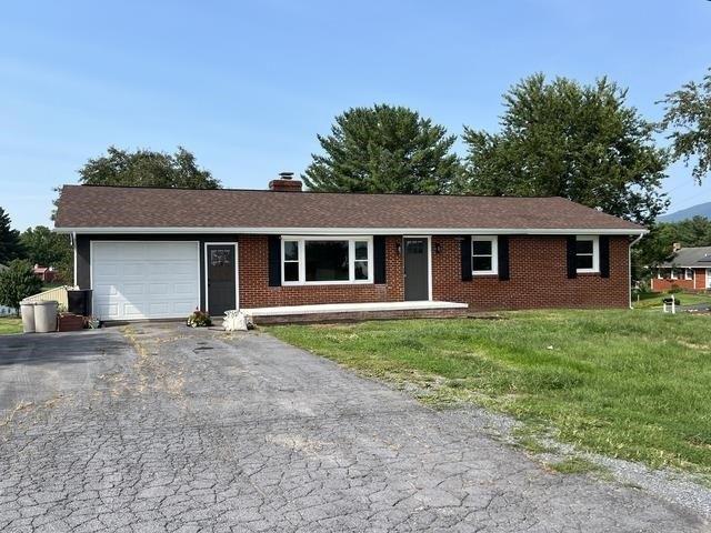 4647 Stella St, Penn Laird, VA 22846