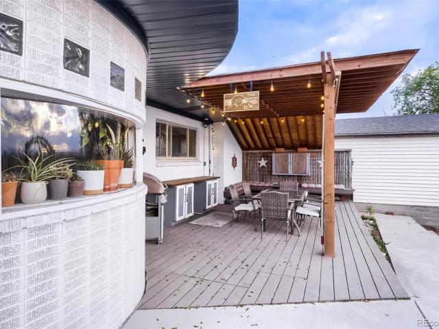 4647 W Dakota Avenue