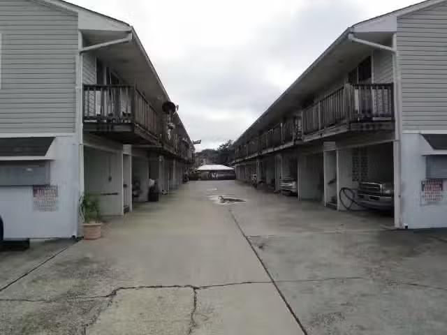 4648 PONTCHARTRAIN Drive F, Slidell, LA 70458