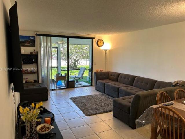 4640 W Lucerne Lakes Blvd W #102, Lake Worth, FL 33467
