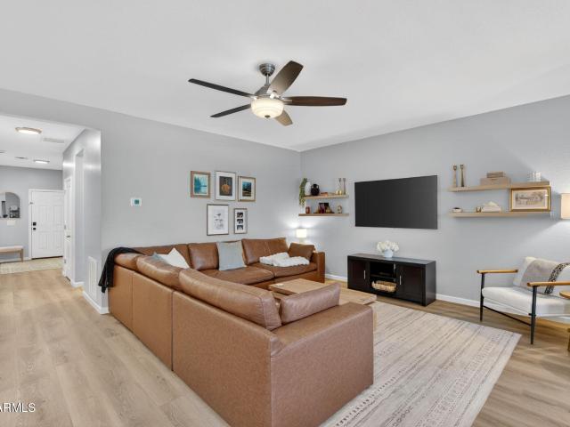 4641 w feather plume drive