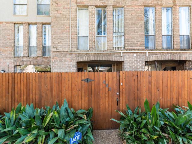 4641 Wild Indigo Street 423