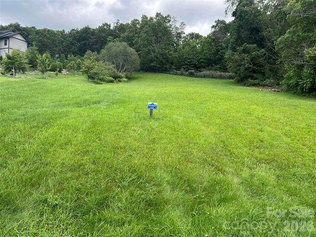 4642 Bearwallow Rd, Hendersonville, NC 28792