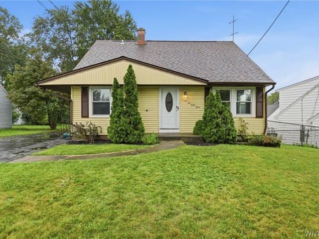 4643 Patricia Dr, Niagara Falls, NY 14305