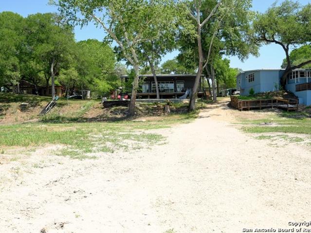 464 County Road 471