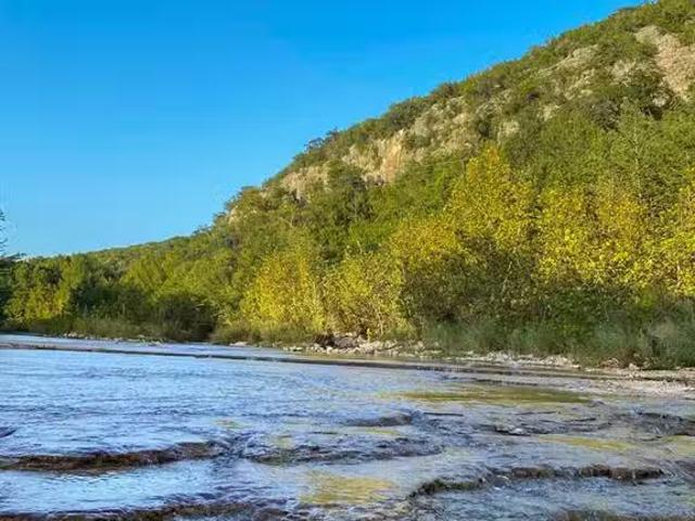 464 CONCHO DR, Leakey, TX 78873