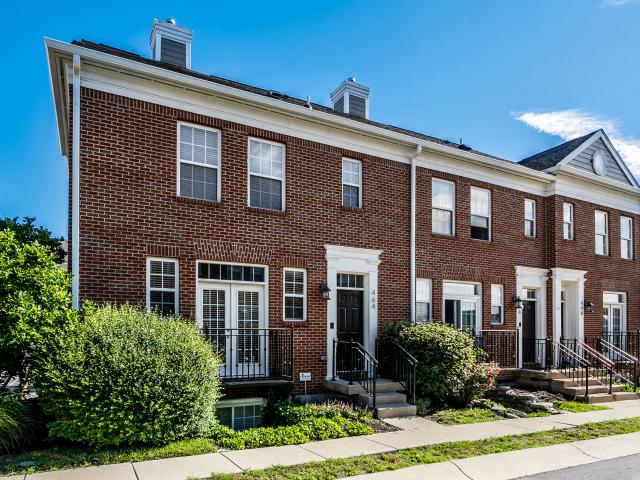 464 American Way S