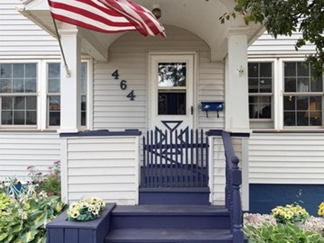 464 Bay De Noc St, Negaunee, MI 49866