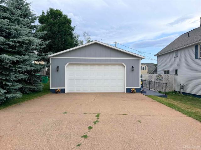 464 Bay De Noc Street