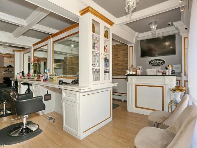 464 Belmont Ave