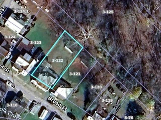 464 Broad St, Weston, WV 26452