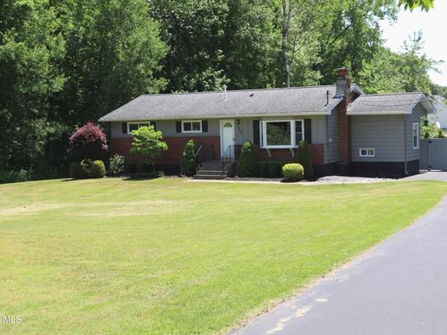 464 Grooms Rd, Clifton Park, NY 12065