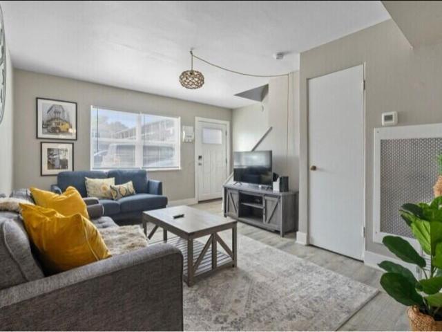 464 E Norwich Avenue # 482 C
