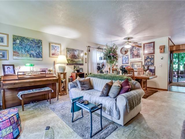 464 Hickory Lane