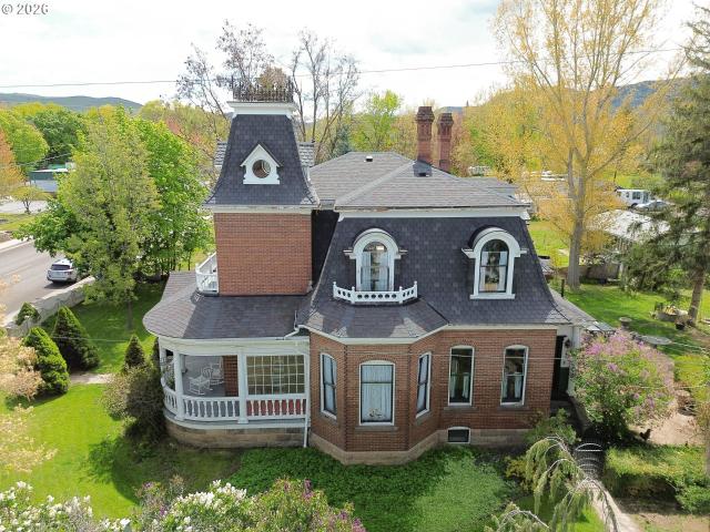 464 n main st