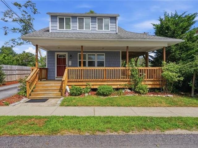 464 Nausauket Rd, Warwick, RI 02886