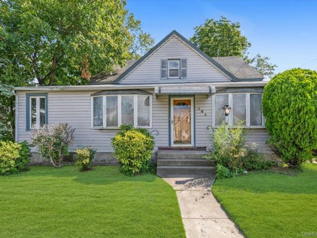 464 Stratford Rd, South Hempstead, NY 11550