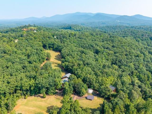 464 Poole Rd, Ball Ground, GA 30107