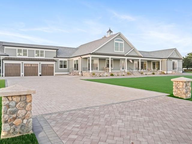 464 Park Blvd, Stratford, CT 06615