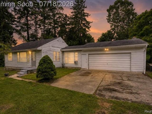 46555 North Ave, Macomb Township, MI 48042