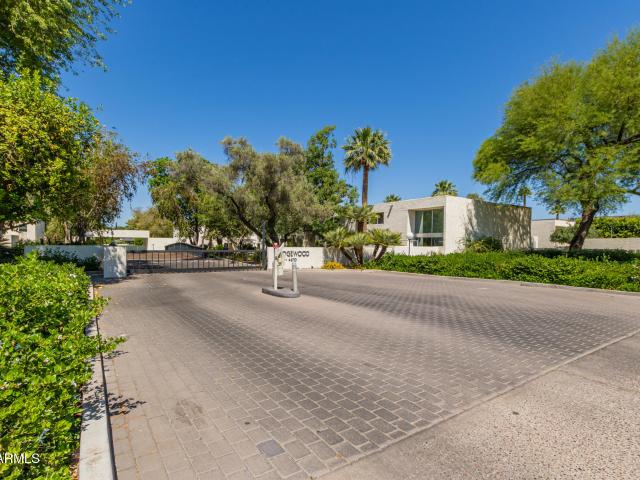 4656 N 40th Street