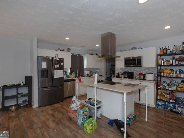 4656 Illini Drive