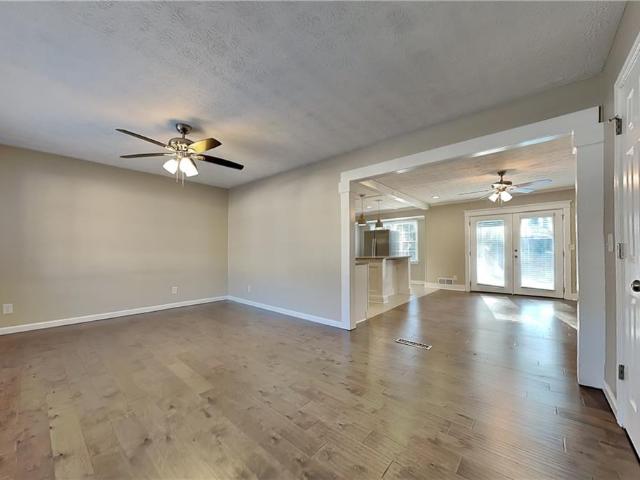 4656 Lincoln Way SW