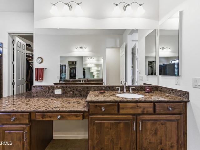 4656 W AZTEC Drive