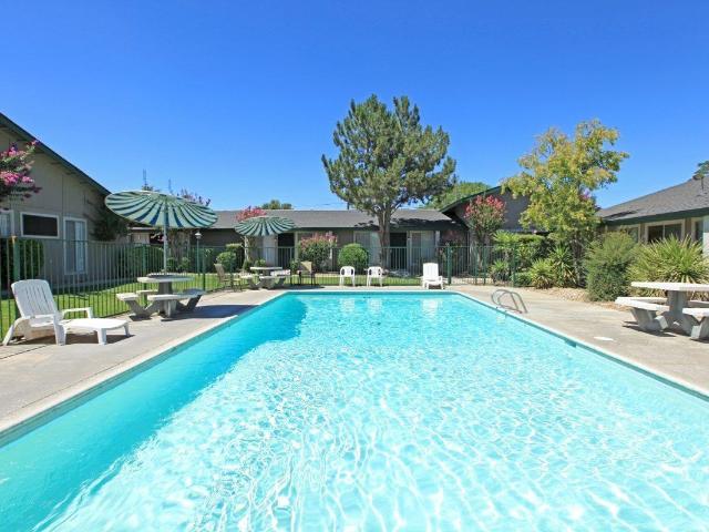 4650 N. First St 2 Bedroom Apartment for Rent at 4650 N 1st St, Fresno, CA 93726